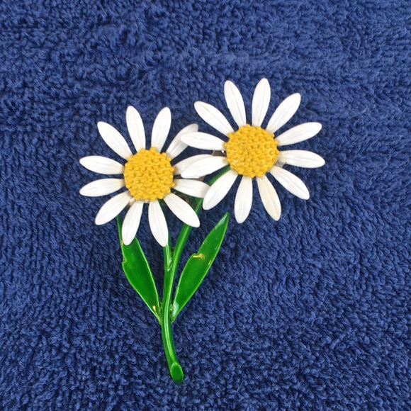 Jewelry | Vintage Double Daisy Brooch Pin | Poshmark